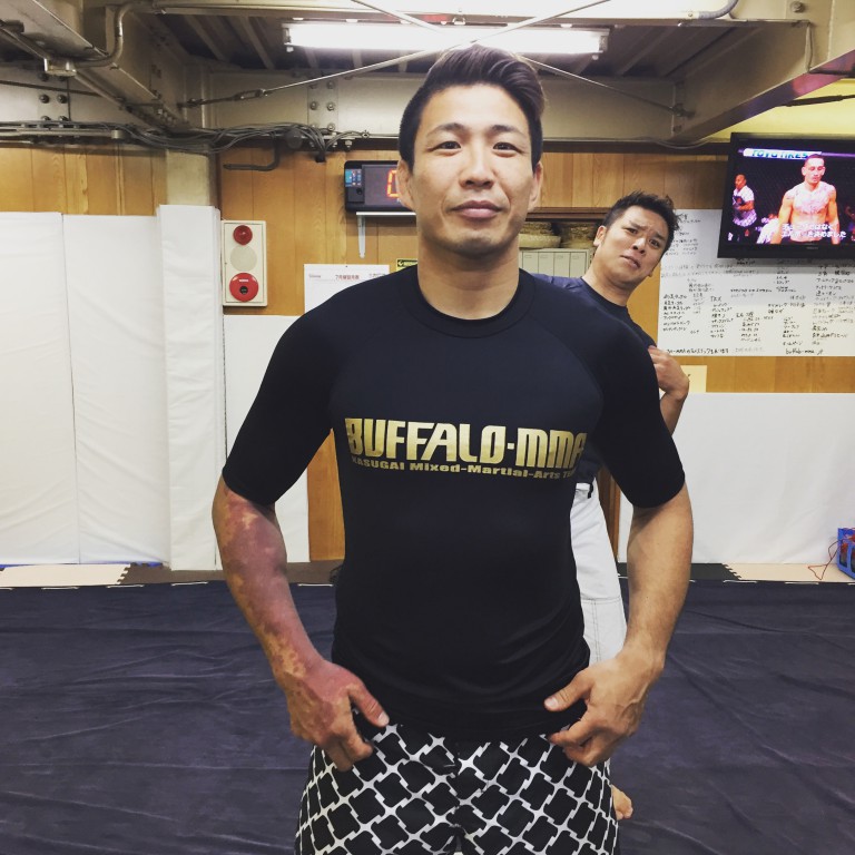 バッファローMMAラッシュガード | 総合格闘技／ブラジリアン柔術 BUFFALO-MMAスポーツジム